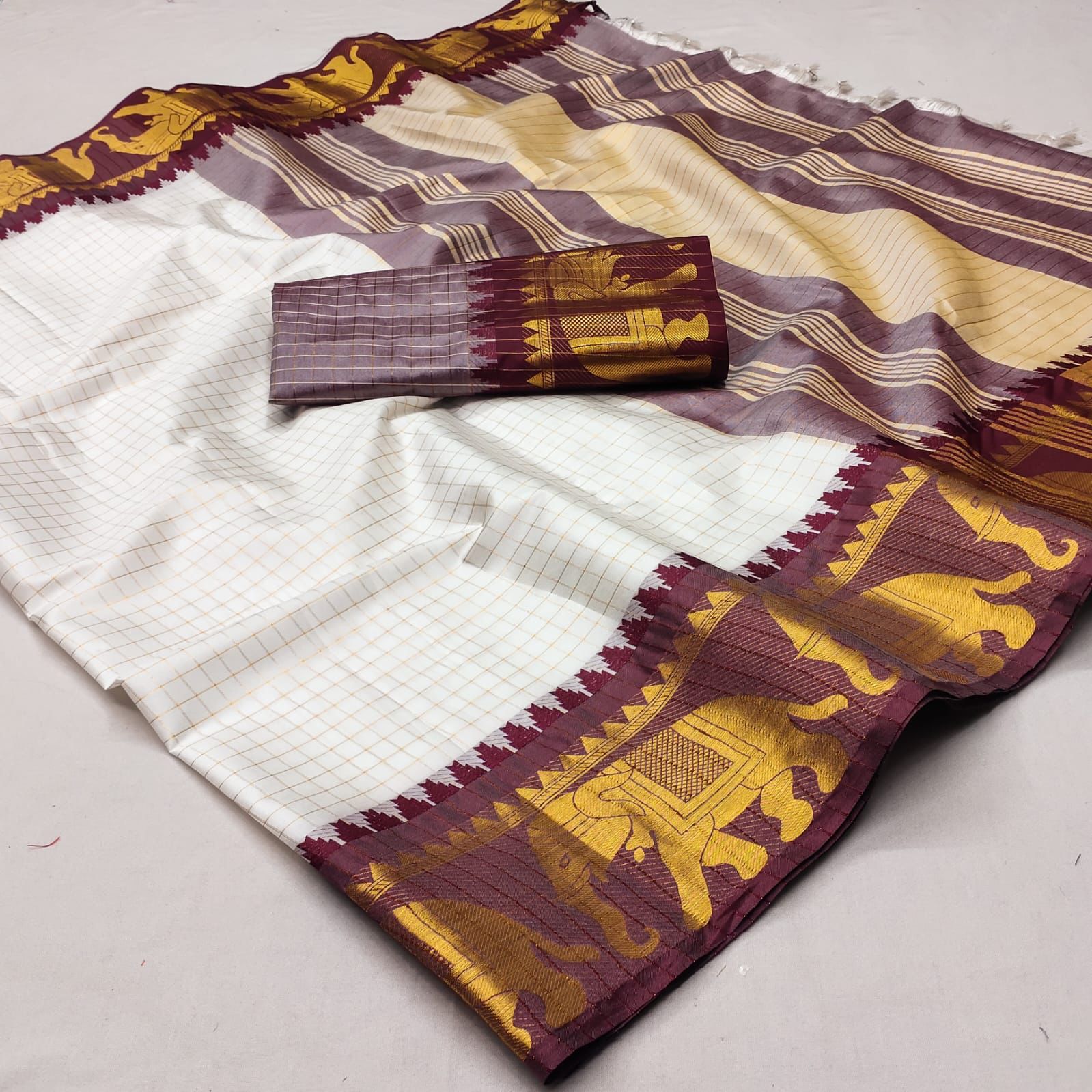Aab Mandana Silk White Check Sarees Wholesale